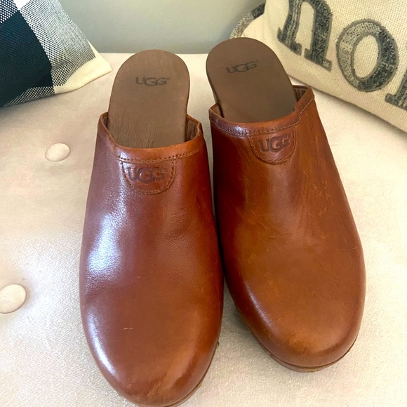 UGG | Shoes | Ugg Abbie Brown Leather Stud Trim Wood Platform Heel ...